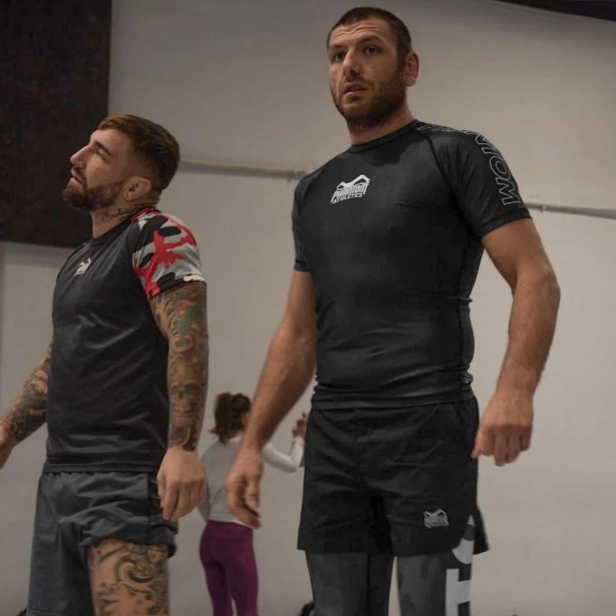 Kinh nghiệm mua rash guard BJJ với ngân sách hợp lý cho người mới tập